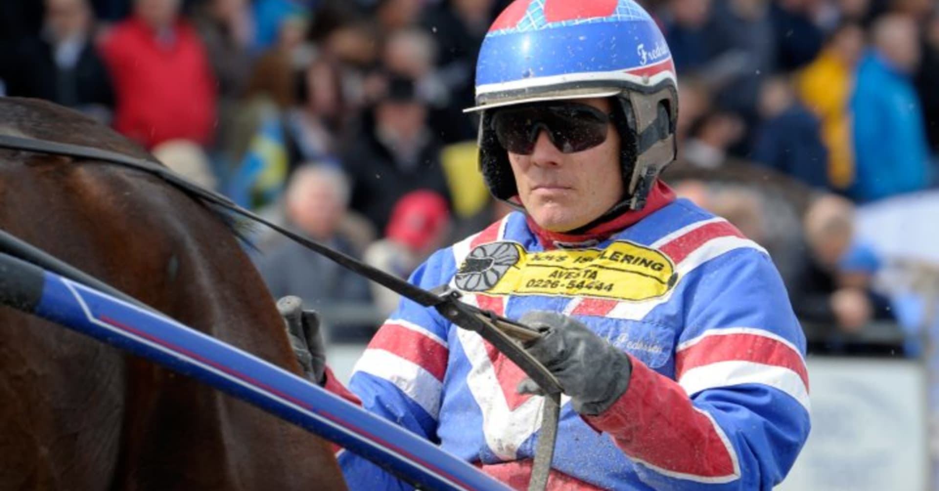 Två kuskar under lupp · Senaste nyheterna om trav · Travronden