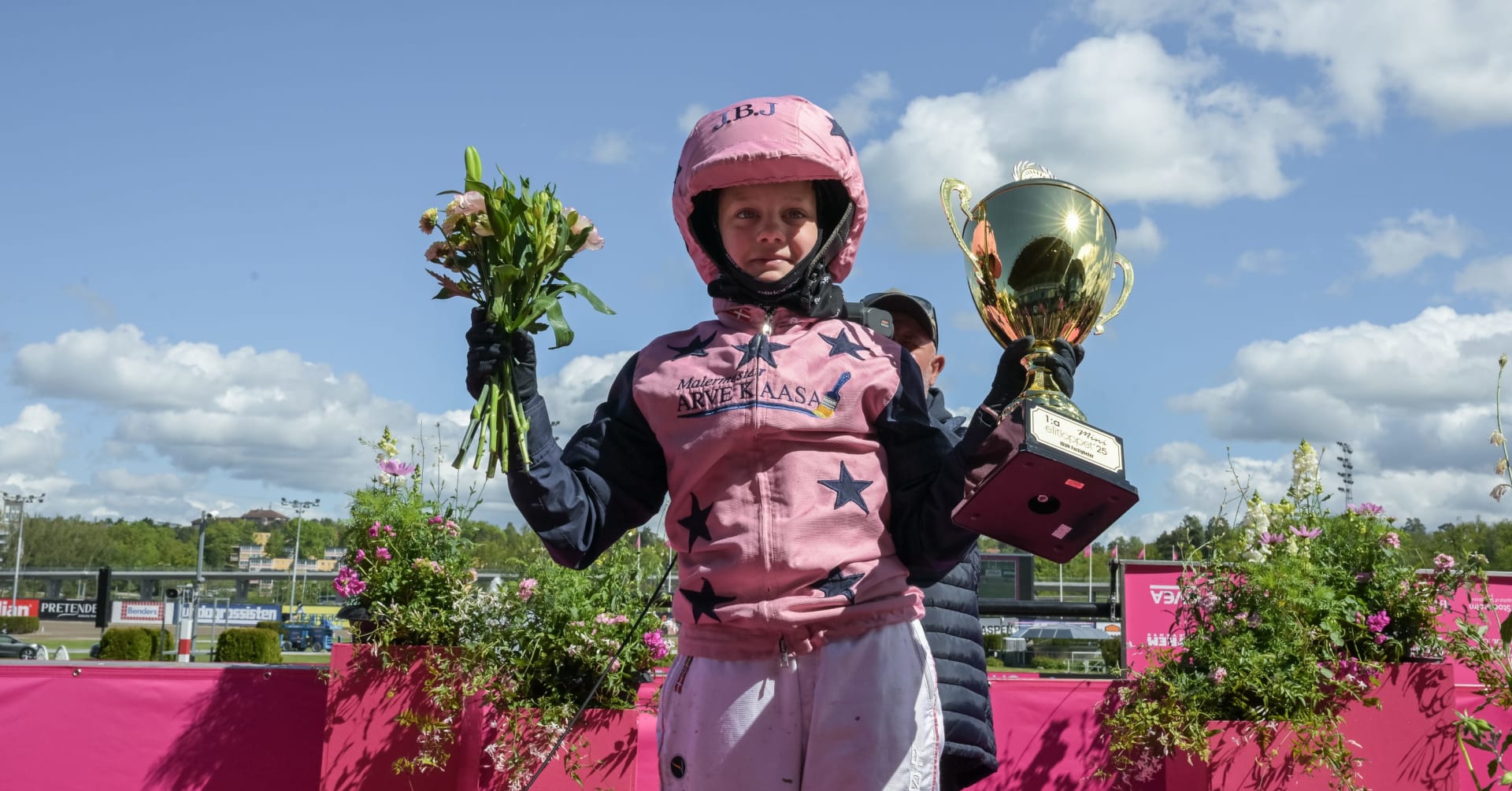 Johanne B Jessen vann Mini-Elitloppet 2025 · Senaste nyheterna om trav · Travronden