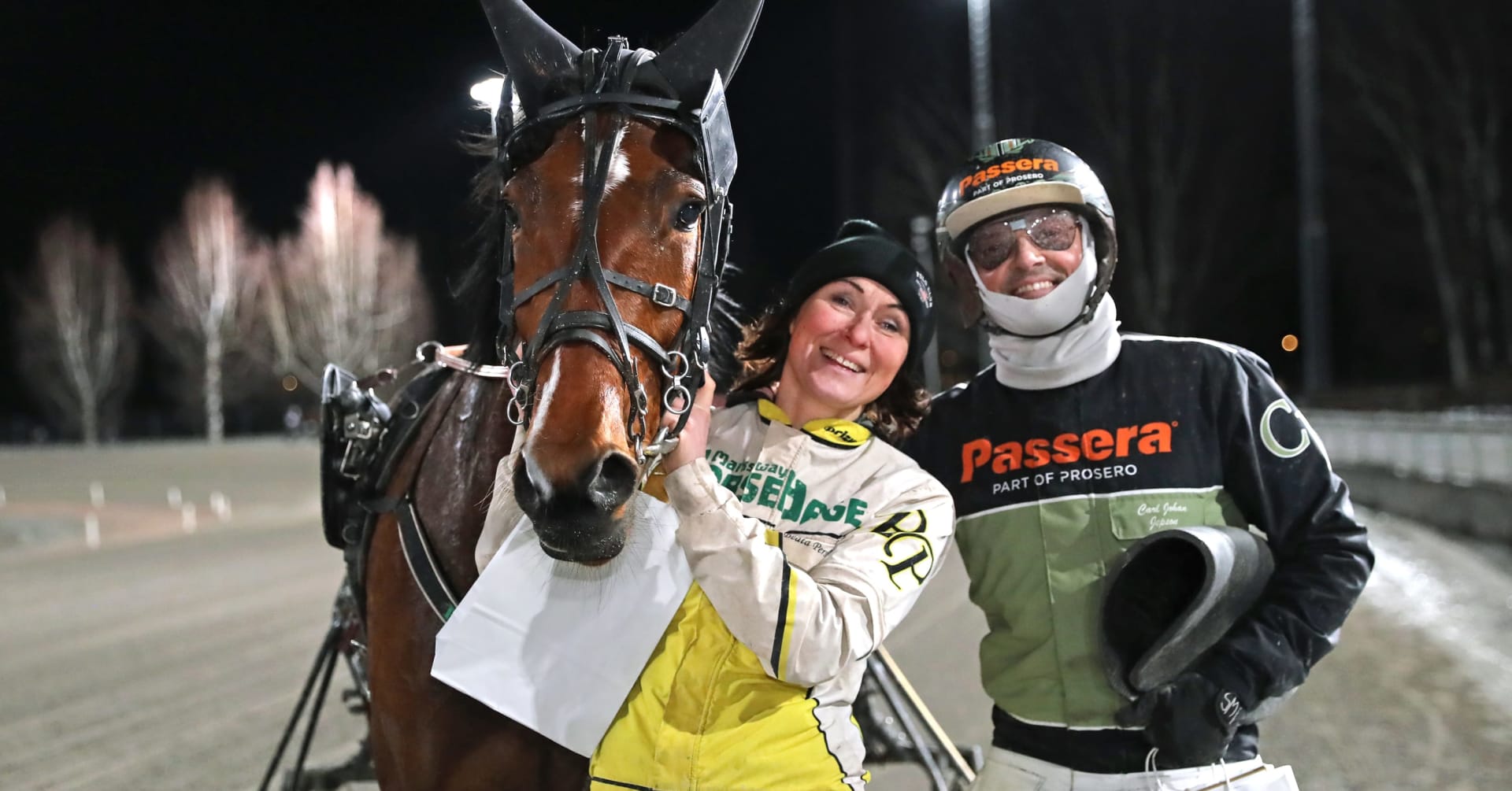 Problem i omgångar – ändå dubbla segrar för Beata Persson · Senaste nyheterna om trav · Travronden