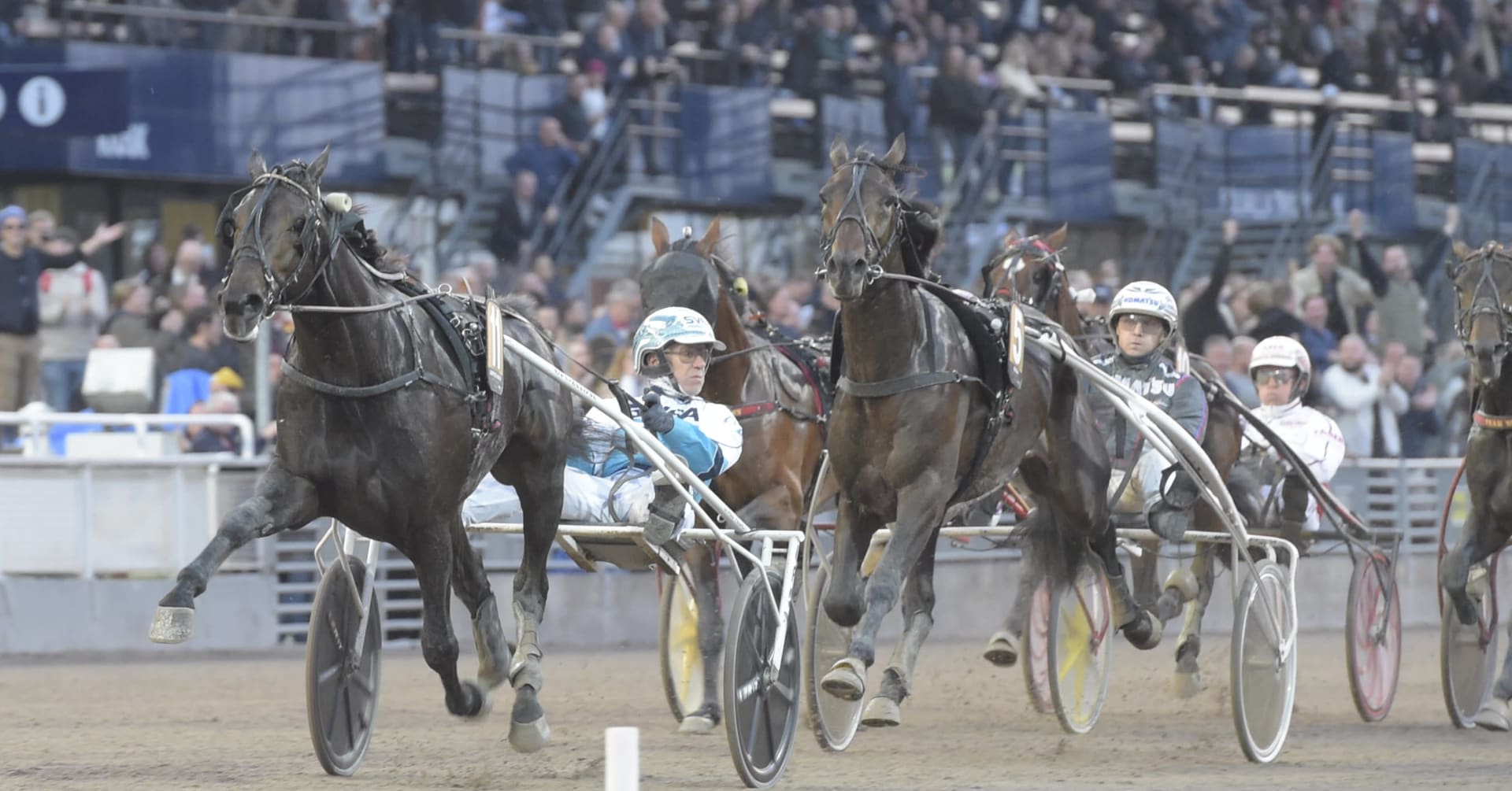Storslam för Daniel Redén då Xanthis Harvey vann Svenskt Travkriterium ...