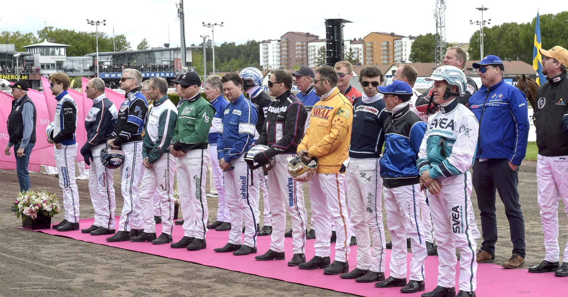 Siffrorna: Så många kvinnliga kuskar kör under elitloppshelgen ...