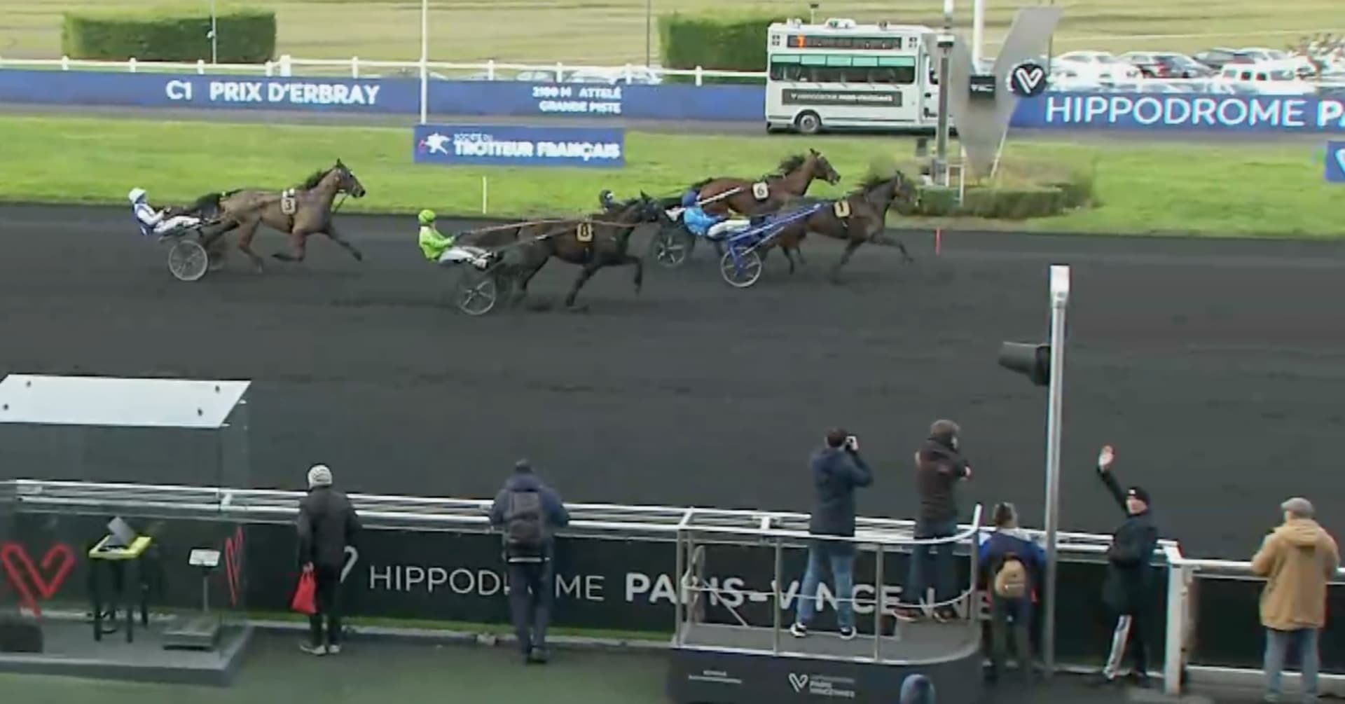 Chitchat vann på Vincennes · Senaste nyheterna om trav · Travronden