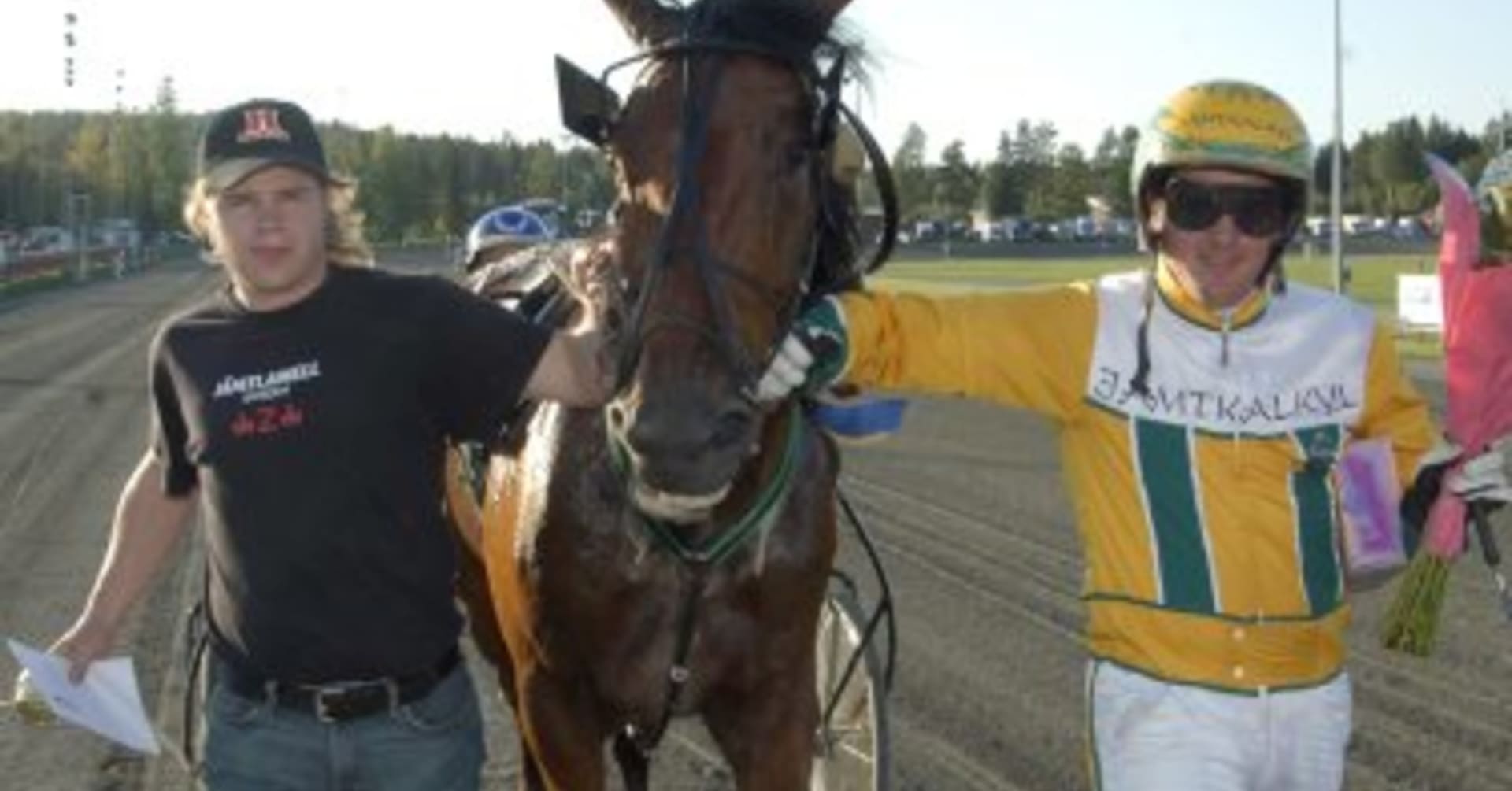 Sundqvist provar på nytt · Senaste nyheterna om trav · Travronden