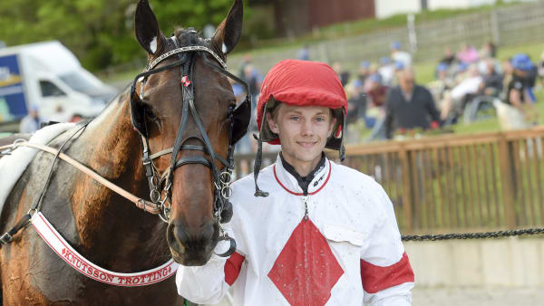 Kvartett får ta emot Stig H:s stipendium · Senaste nyheterna om trav ...